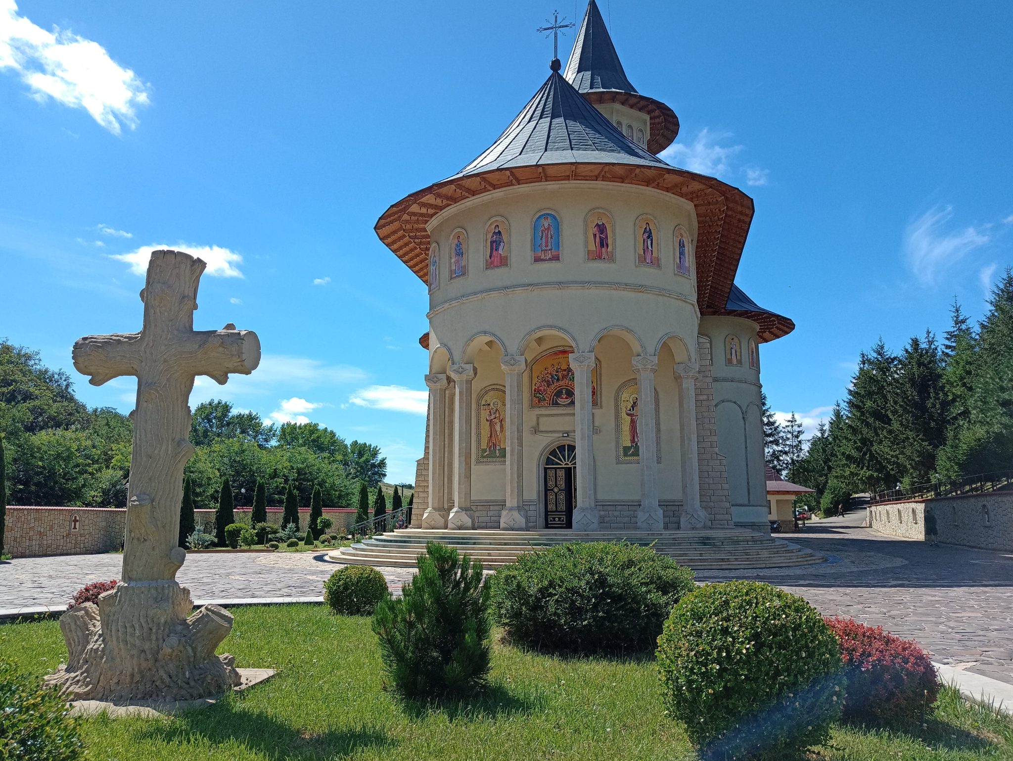 Mănăstirea Ghighiu - Biserici-Manastiri